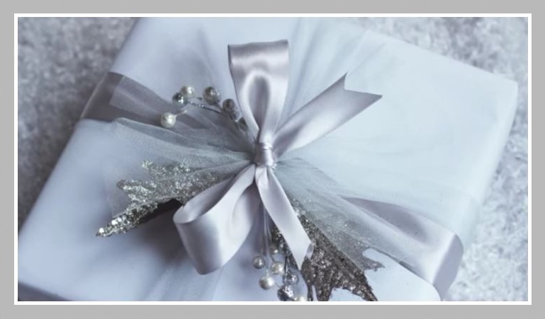 Simple & Stunning Ways to Wrap Presents | This Blue Dress